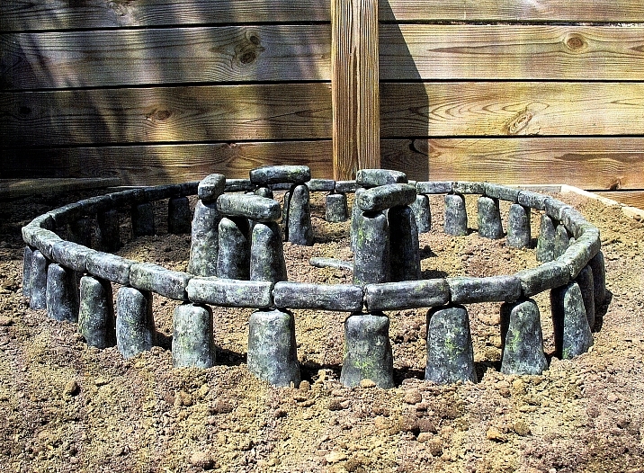Another Henge for Your Garden, out of Ohio | CLONEHENGE
