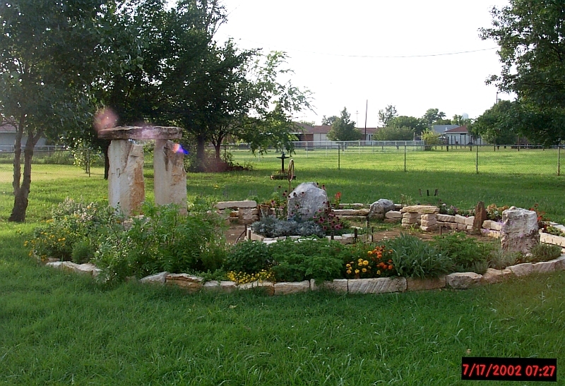 Henge Shui: A Garden Henge in Red Oak, Texas | CLONEHENGE