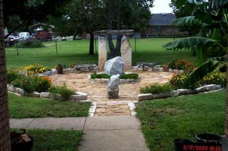 Henge Shui: A Garden Henge in Red Oak, Texas | CLONEHENGE